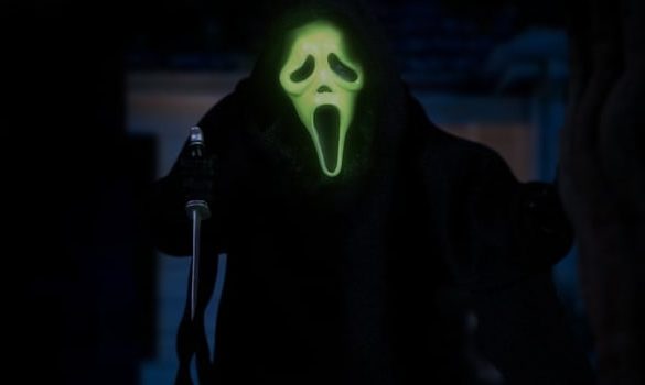 Mezco Reveals Ghostface Glow-in-the-Dark Edition 10-Inch Doll - Horror ...